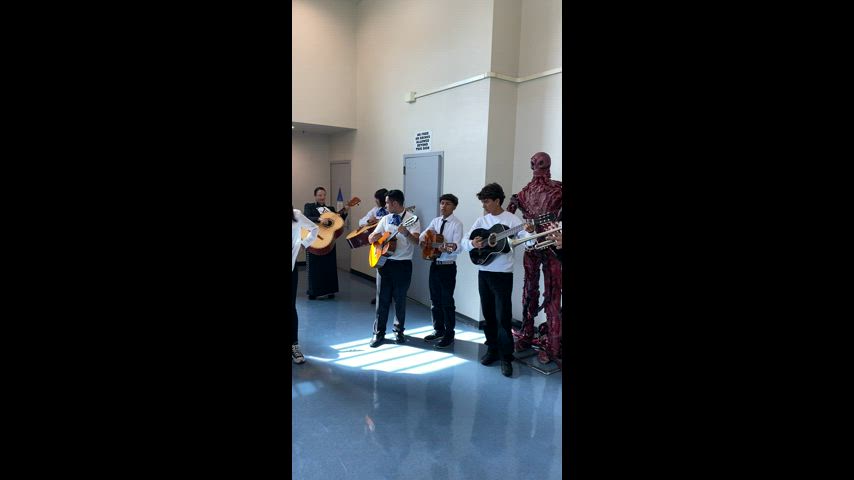MARIACHI PERFORMING | South East Senior High